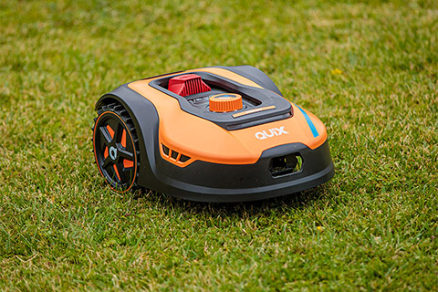 VILLAGER QUIX ROBOTSKA KOSILNICA - NAJTIŠJA ROBOTSKA KOSILNICA NA ...